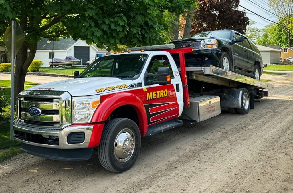 Towing vs. Roadside Assistance: Choosing the Right Service - Assured ...